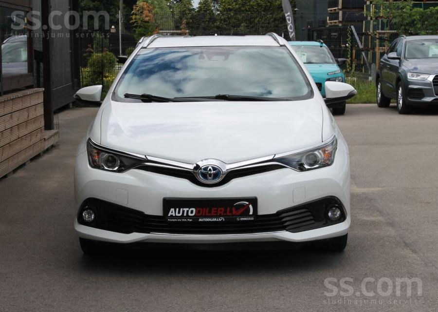 Balts Toyota Auris 2017 Rīga, ar dzinēja tilpumu 1.80 L un nobraukumu 0 tūkst. km par 8890 €, foto 3 vietnē AUTOMOTO.COM.LV