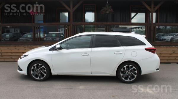 Balts Toyota Auris 2017 Rīga, ar dzinēja tilpumu 1.80 L un nobraukumu 0 tūkst. km par 8890 €, foto 4 vietnē AUTOMOTO.COM.LV