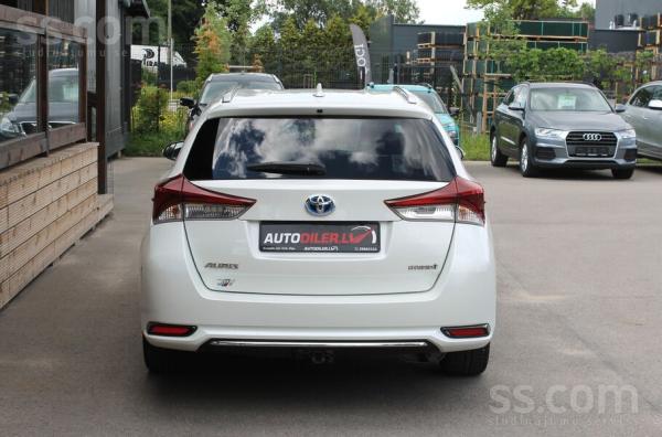 Balts Toyota Auris 2017 Rīga, ar dzinēja tilpumu 1.80 L un nobraukumu 0 tūkst. km par 8890 €, foto 7 vietnē AUTOMOTO.COM.LV