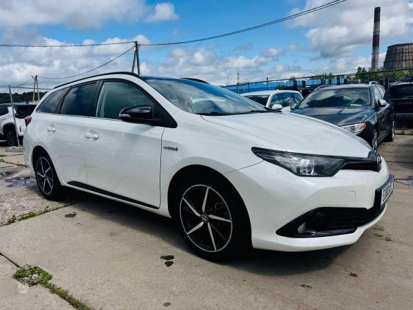 Balts Toyota Auris 2017 Kauņa, ar dzinēja tilpumu 1.80 L un nobraukumu 201 tūkst. km par 11800 €, foto 3 vietnē AUTOMOTO.COM.LV