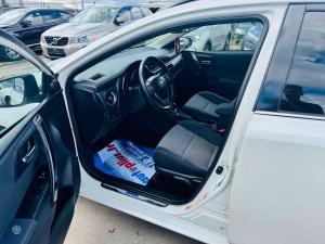 White Toyota Auris 2017 in Kaunas, with an engine capacity of 1.80 L and mileage of 201 thousand km for 11800 €, photo 8 on AUTOMOTO.COM.LV