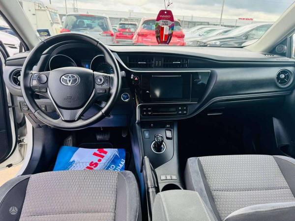 Balts Toyota Auris 2017 Kauņa, ar dzinēja tilpumu 1.80 L un nobraukumu 201 tūkst. km par 11800 €, foto 9 vietnē AUTOMOTO.COM.LV