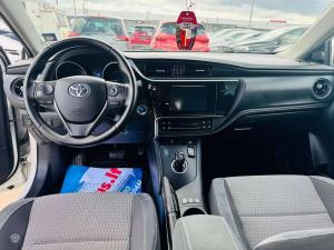 White Toyota Auris 2017 in Kaunas, with an engine capacity of 1.80 L and mileage of 201 thousand km for 11800 €, photo 10 on AUTOMOTO.COM.LV