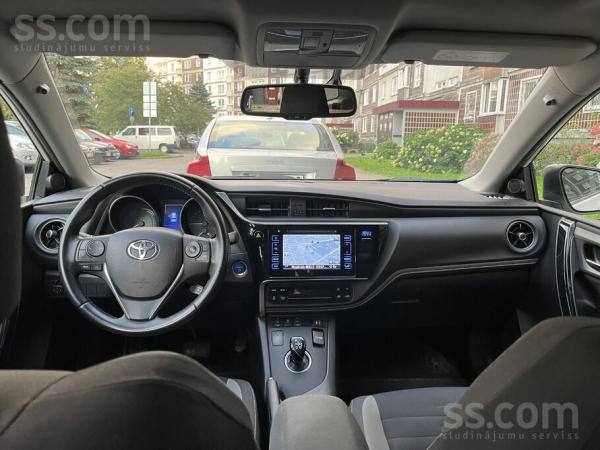 Balts Toyota Auris 2017 Rīga, ar dzinēja tilpumu 1.80 L un nobraukumu 98 tūkst. km par 11950 €, foto 9 vietnē AUTOMOTO.COM.LV