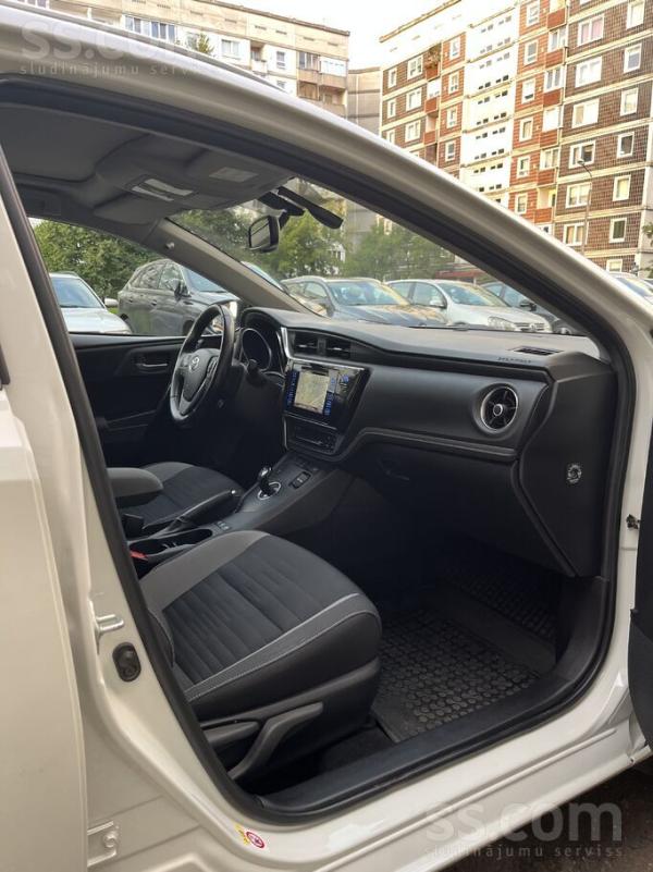 Balts Toyota Auris 2017 Rīga, ar dzinēja tilpumu 1.80 L un nobraukumu 98 tūkst. km par 11950 €, foto 11 vietnē AUTOMOTO.COM.LV
