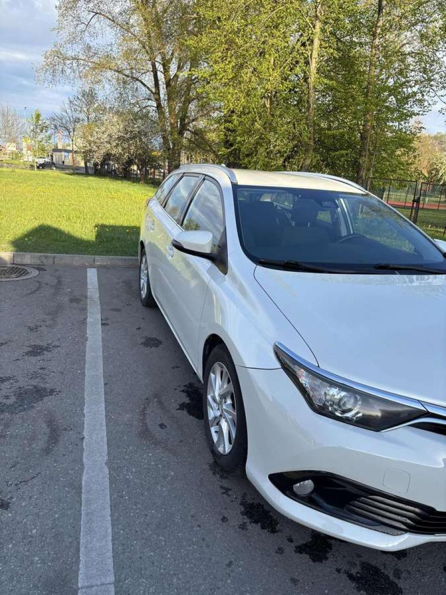 Balts Toyota Auris 2017 Klaipėda, ar dzinēja tilpumu 1.36 L un nobraukumu 264 tūkst. km par 7200 €, foto 4 vietnē AUTOMOTO.COM.LV