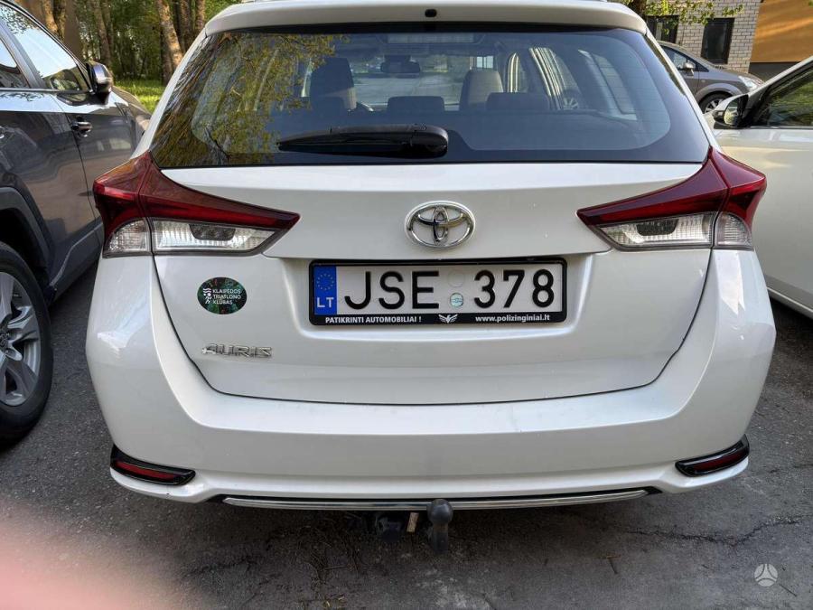 Balts Toyota Auris 2017 Klaipėda, ar dzinēja tilpumu 1.36 L un nobraukumu 264 tūkst. km par 7200 €, foto 5 vietnē AUTOMOTO.COM.LV
