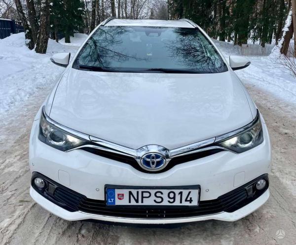 Balts Toyota Auris 2018 Viļņa, ar dzinēja tilpumu 1.80 L un nobraukumu 210 tūkst. km par 8800 €, foto 2 vietnē AUTOMOTO.COM.LV