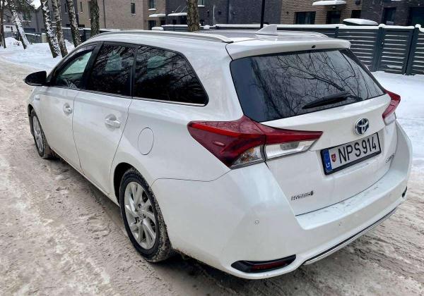 Balts Toyota Auris 2018 Viļņa, ar dzinēja tilpumu 1.80 L un nobraukumu 210 tūkst. km par 8800 €, foto 6 vietnē AUTOMOTO.COM.LV