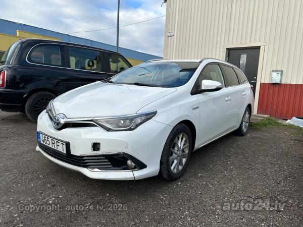 Balts Toyota Auris 2018 Tallina, ar dzinēja tilpumu 1.80 L un nobraukumu 262 tūkst. km par 9999 €, foto 1 vietnē AUTOMOTO.COM.LV
