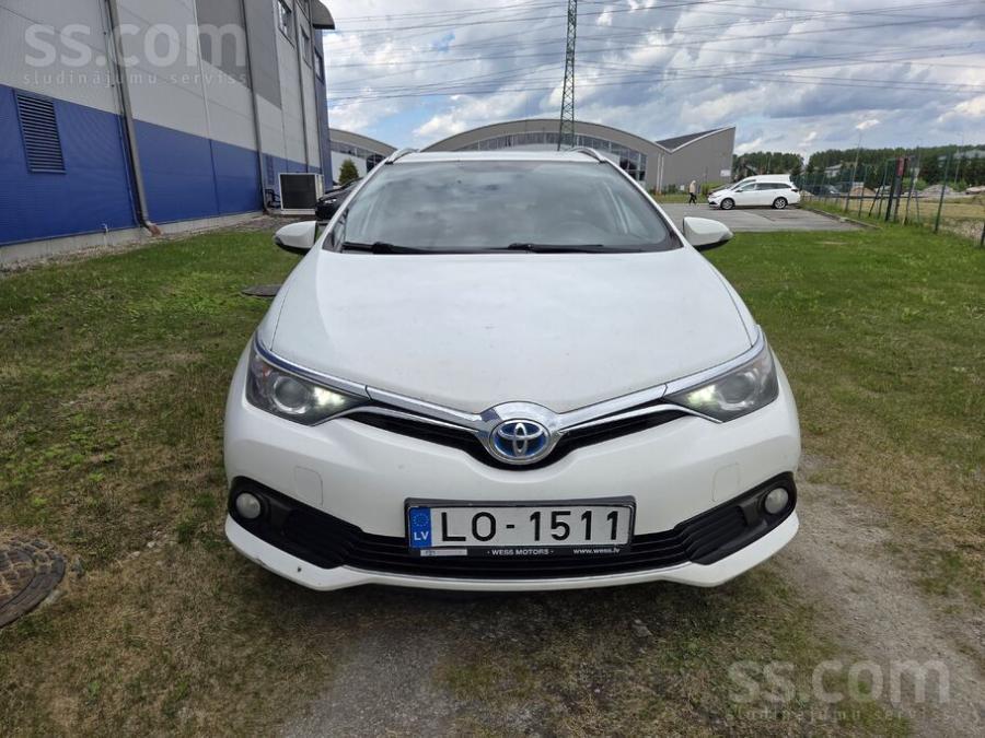 Balts Toyota Auris 2018 Rīga, ar dzinēja tilpumu 1.80 L un nobraukumu 285 tūkst. km par 8500 €, foto 4 vietnē AUTOMOTO.COM.LV