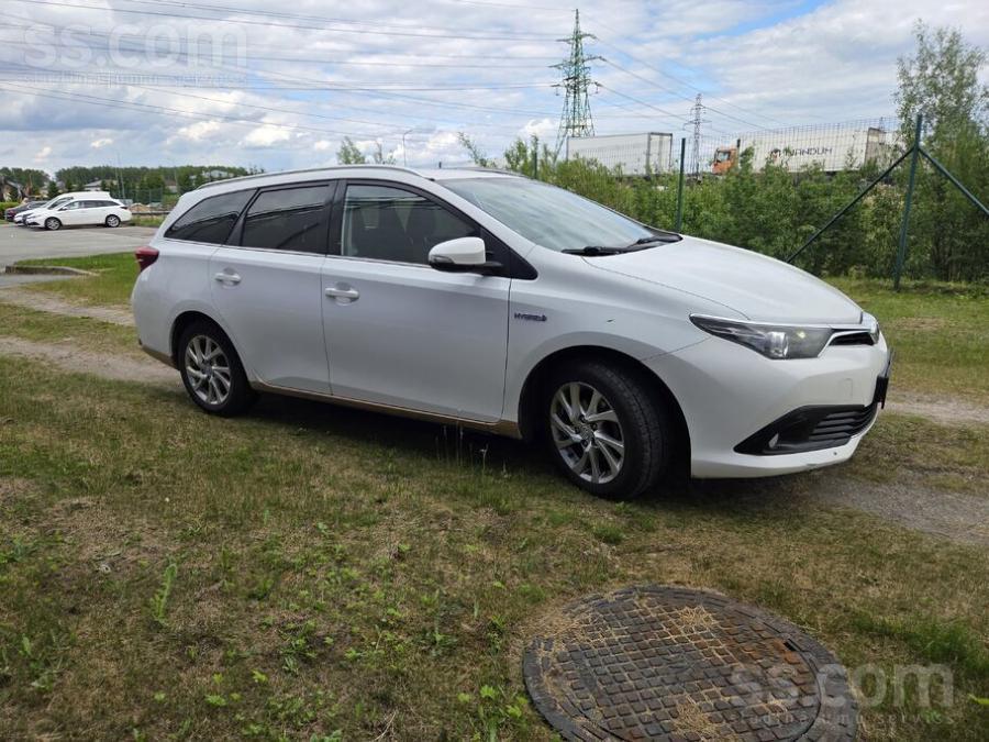 Balts Toyota Auris 2018 Rīga, ar dzinēja tilpumu 1.80 L un nobraukumu 285 tūkst. km par 8500 €, foto 5 vietnē AUTOMOTO.COM.LV