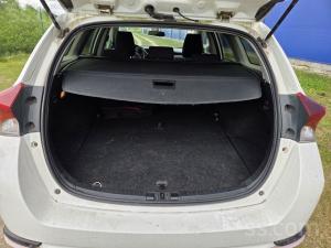 Balts Toyota Auris 2018 Rīga, ar dzinēja tilpumu 1.80 L un nobraukumu 285 tūkst. km par 8500 €, foto 8 vietnē AUTOMOTO.COM.LV
