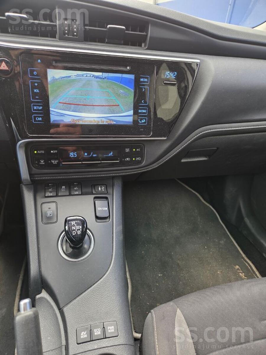 Balts Toyota Auris 2018 Rīga, ar dzinēja tilpumu 1.80 L un nobraukumu 285 tūkst. km par 8500 €, foto 10 vietnē AUTOMOTO.COM.LV