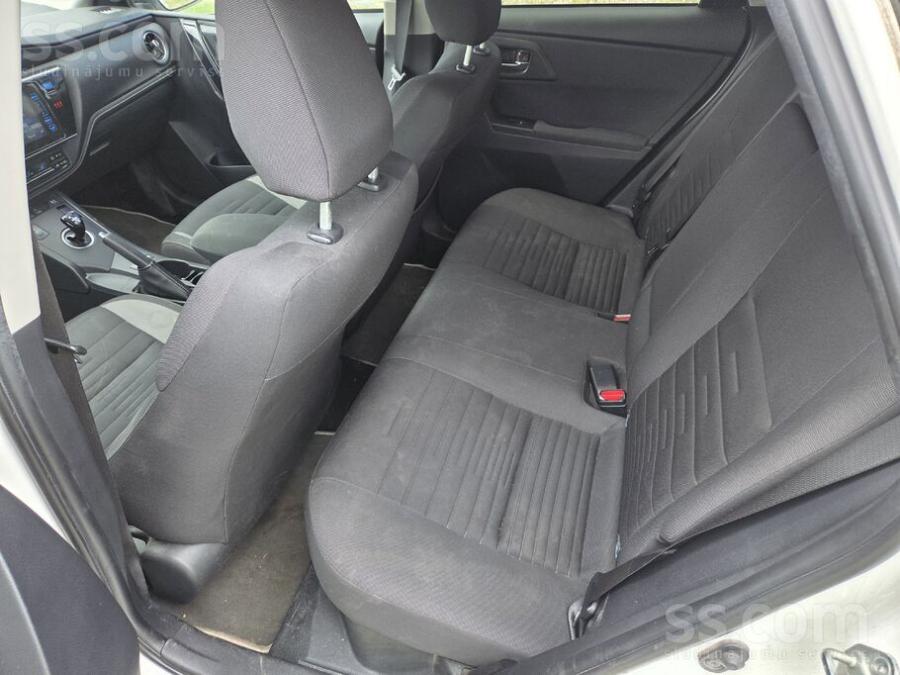 Balts Toyota Auris 2018 Rīga, ar dzinēja tilpumu 1.80 L un nobraukumu 285 tūkst. km par 8500 €, foto 12 vietnē AUTOMOTO.COM.LV