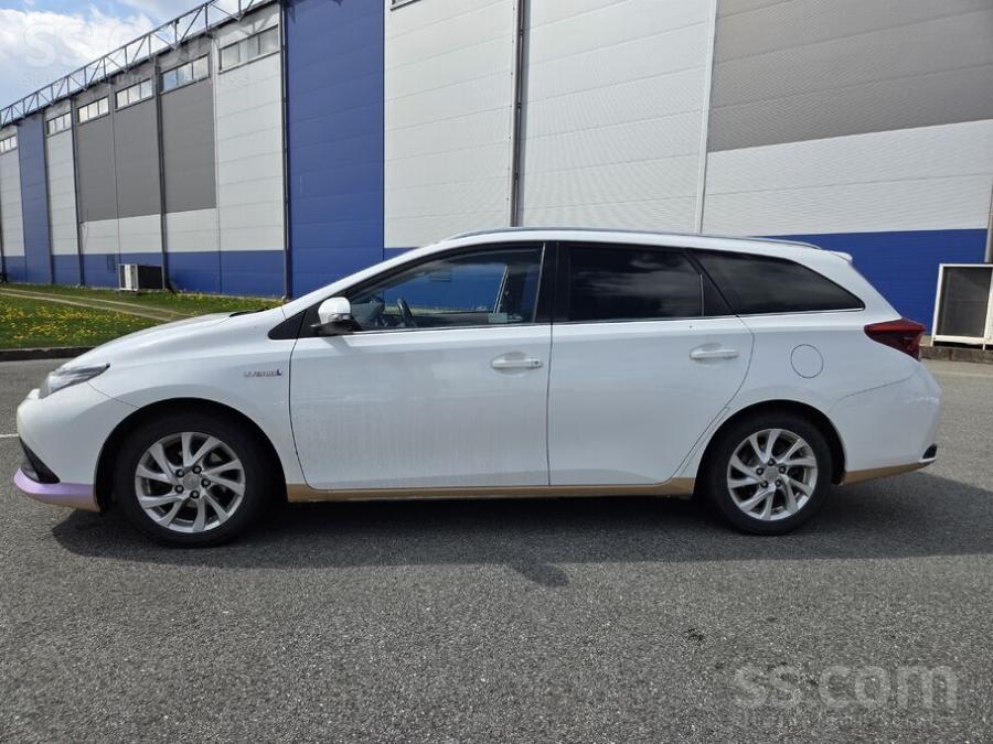 Balts Toyota Auris 2018 Rīga, ar dzinēja tilpumu 1.80 L un nobraukumu 290 tūkst. km par 8100 €, foto 3 vietnē AUTOMOTO.COM.LV