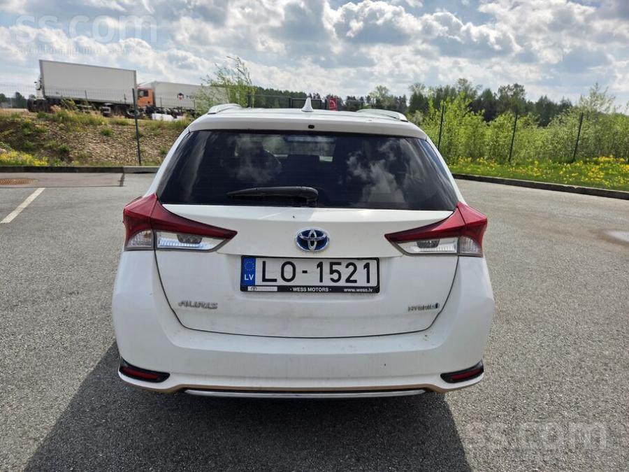 Balts Toyota Auris 2018 Rīga, ar dzinēja tilpumu 1.80 L un nobraukumu 290 tūkst. km par 8100 €, foto 5 vietnē AUTOMOTO.COM.LV