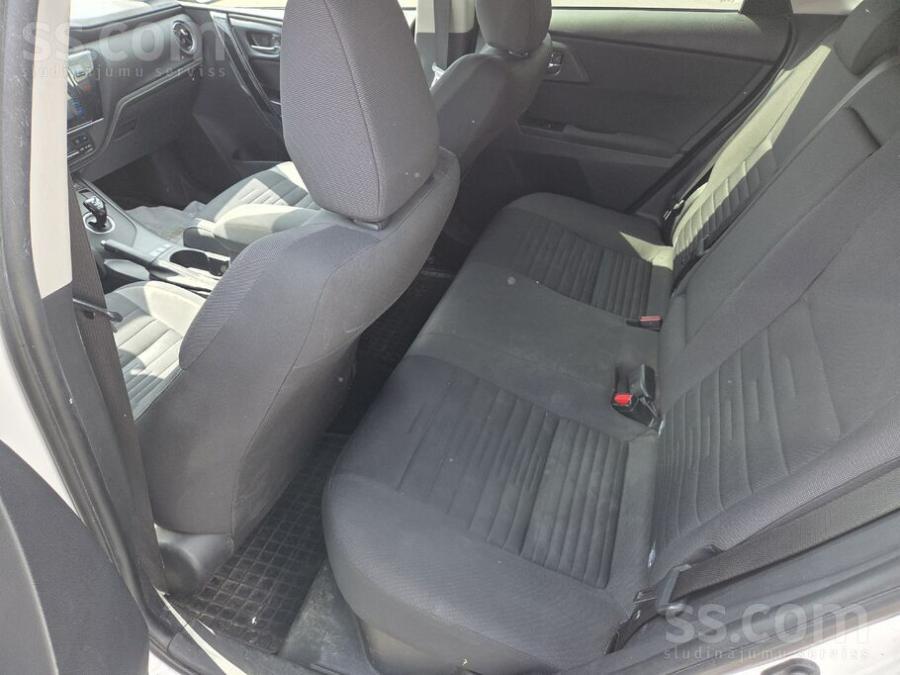 Balts Toyota Auris 2018 Rīga, ar dzinēja tilpumu 1.80 L un nobraukumu 290 tūkst. km par 8100 €, foto 10 vietnē AUTOMOTO.COM.LV