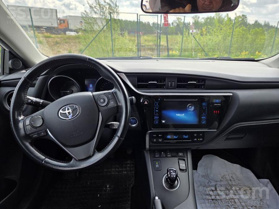 Balts Toyota Auris 2018 Rīga, ar dzinēja tilpumu 1.80 L un nobraukumu 290 tūkst. km par 8100 €, foto 12 vietnē AUTOMOTO.COM.LV