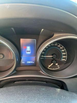 Белый Тойота Аурис 2018 в Паневежис, объемом двигателя 1.80 л и пробегом 236 тыс. км за 8600 €, фото 13 на AUTOMOTO.COM.LV