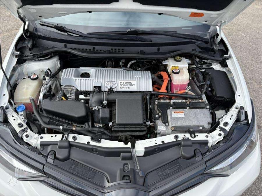 Balts Toyota Auris 2018 Radviliškis, ar dzinēja tilpumu 1.80 L un nobraukumu 214 tūkst. km par 11350 €, foto 22 vietnē AUTOMOTO.COM.LV