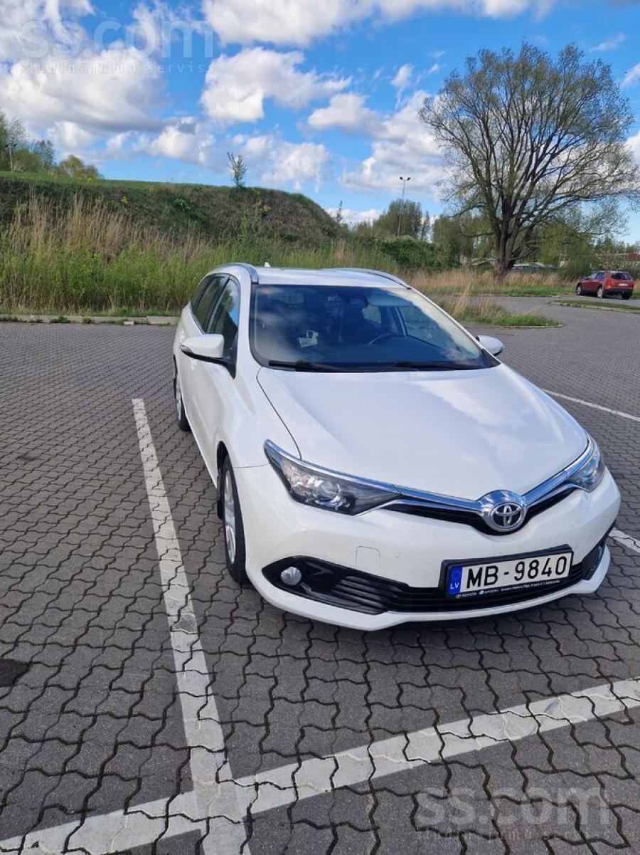 Balts Toyota Auris 2019 Bauska, ar dzinēja tilpumu 1.40 L un nobraukumu 128 tūkst. km par 8300 €, foto 1 vietnē AUTOMOTO.COM.LV
