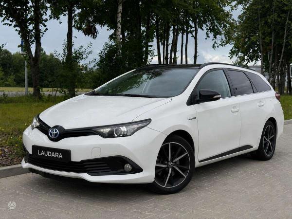 Balts Toyota Auris 2019 Viļņa, ar dzinēja tilpumu 1.80 L un nobraukumu 216 tūkst. km par 10800 €, foto 1 vietnē AUTOMOTO.COM.LV