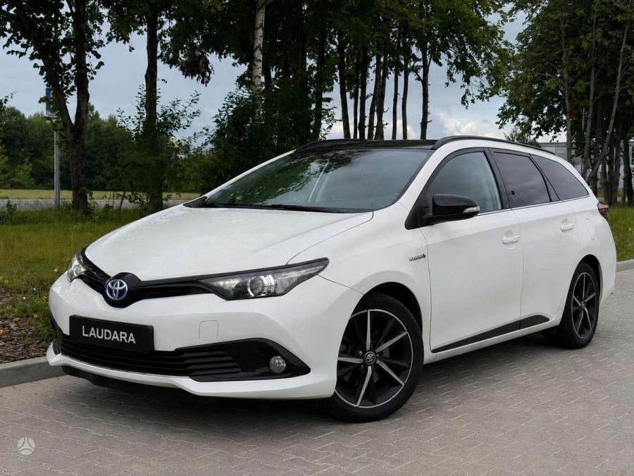 Balts Toyota Auris 2019 Viļņa, ar dzinēja tilpumu 1.80 L un nobraukumu 216 tūkst. km par 10800 €, foto 1 vietnē AUTOMOTO.COM.LV