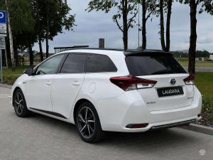 Balts Toyota Auris 2019 Viļņa, ar dzinēja tilpumu 1.80 L un nobraukumu 216 tūkst. km par 10800 €, foto 4 vietnē AUTOMOTO.COM.LV