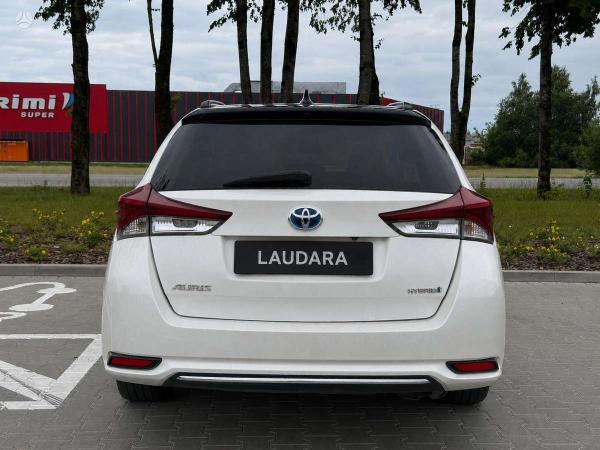 Balts Toyota Auris 2019 Viļņa, ar dzinēja tilpumu 1.80 L un nobraukumu 216 tūkst. km par 10800 €, foto 4 vietnē AUTOMOTO.COM.LV
