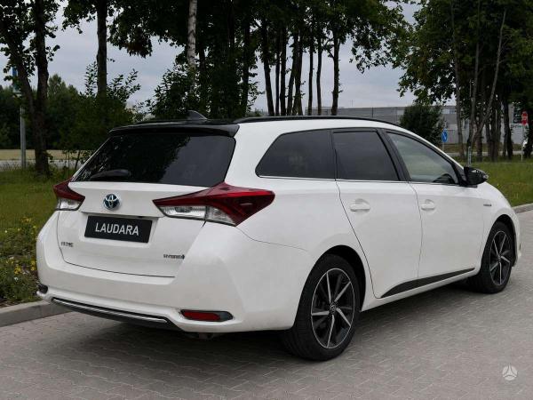 Balts Toyota Auris 2019 Viļņa, ar dzinēja tilpumu 1.80 L un nobraukumu 216 tūkst. km par 10800 €, foto 6 vietnē AUTOMOTO.COM.LV