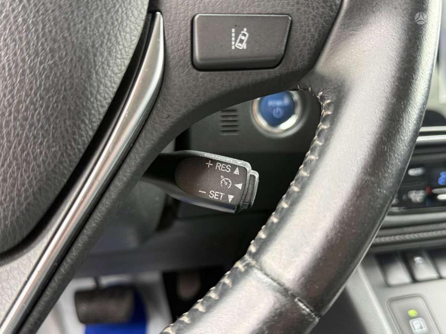 Balts Toyota Auris 2019 Viļņa, ar dzinēja tilpumu 1.80 L un nobraukumu 216 tūkst. km par 10800 €, foto 23 vietnē AUTOMOTO.COM.LV