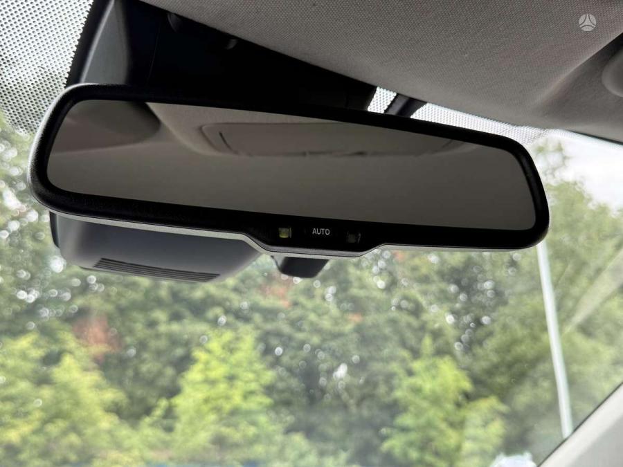 Balts Toyota Auris 2019 Viļņa, ar dzinēja tilpumu 1.80 L un nobraukumu 216 tūkst. km par 10800 €, foto 29 vietnē AUTOMOTO.COM.LV