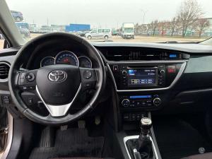 Dzeltens Toyota Auris 2012 Marijampole, ar dzinēja tilpumu 1.36 L un nobraukumu 236 tūkst. km par 3850 €, foto 13 vietnē AUTOMOTO.COM.LV