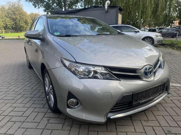 Dzeltens Toyota Auris 2014 Kauņa, ar dzinēja tilpumu 1.80 L un nobraukumu 264 tūkst. km par 7550 €, foto 3 vietnē AUTOMOTO.COM.LV