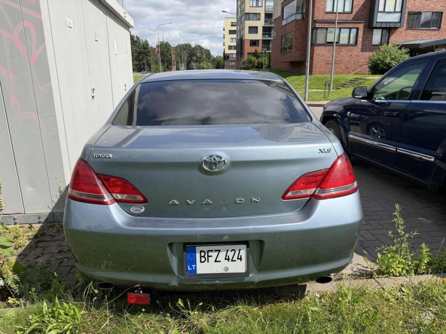 Blue Toyota Avalon 2006 in Vilnius, with an engine capacity of 3.46 L and mileage of 138 thousand km for 2450 €, photo 6 on AUTOMOTO.COM.LV