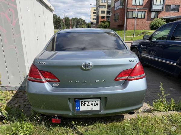 Zils Toyota Avalon 2006 Viļņa, ar dzinēja tilpumu 3.46 L un nobraukumu 138 tūkst. km par 2450 €, foto 5 vietnē AUTOMOTO.COM.LV