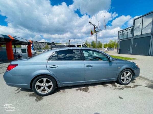 Grey Toyota Avalon 2006 in Vilnius, with an engine capacity of 3.50 L and mileage of 136 thousand km for 4000 €, photo 2 on AUTOMOTO.COM.LV