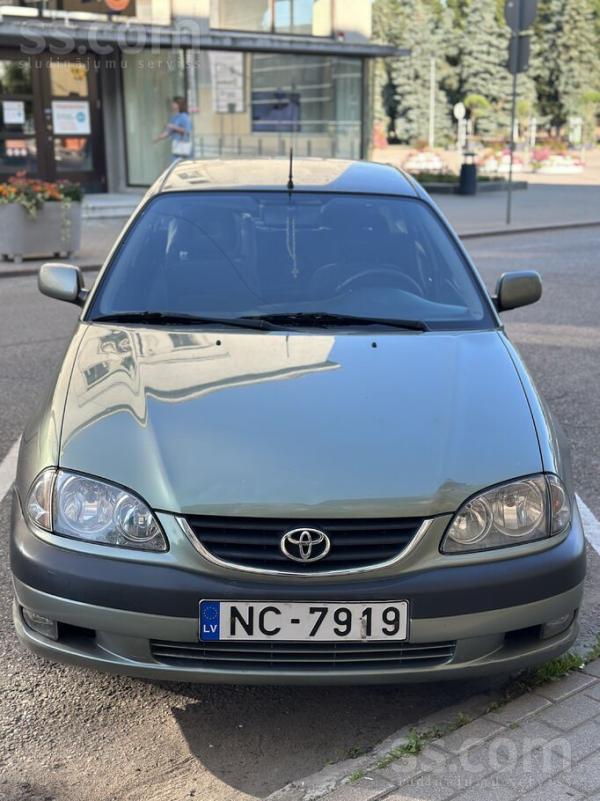 Toyota Avalon 2001 in Daugavpils, with an engine capacity of 2.00 L and mileage of 299 thousand km for 2000 €, photo 2 on AUTOMOTO.COM.LV