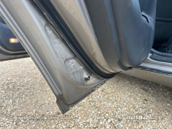 Бежевый Тойота Авенсис 2006 в Валга, объемом двигателя 2.00 л и пробегом 305 тыс. км за 950 €, фото 11 на AUTOMOTO.COM.LV