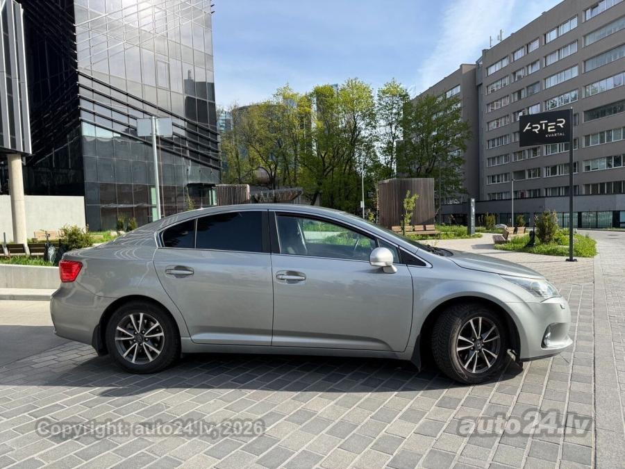 Beige Toyota Avensis 2014 in Tallinn, with an engine capacity of 1.80 L and mileage of 141 thousand km for 8600 €, photo 3 on AUTOMOTO.COM.LV