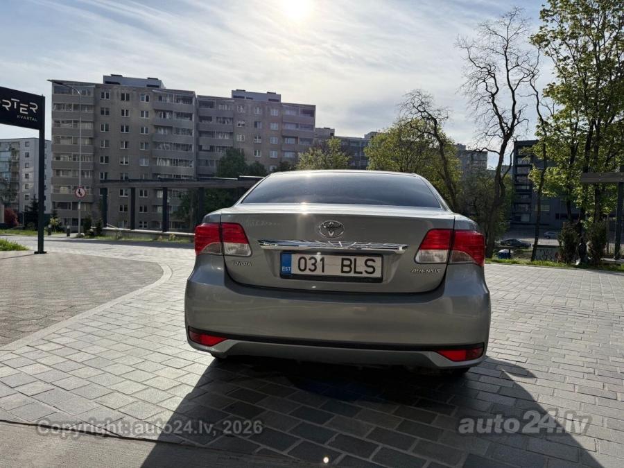 Beige Toyota Avensis 2014 in Tallinn, with an engine capacity of 1.80 L and mileage of 141 thousand km for 8600 €, photo 4 on AUTOMOTO.COM.LV