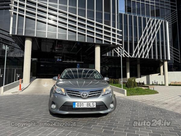 Smilšu krāsa Toyota Avensis 2014 Tallina, ar dzinēja tilpumu 1.80 L un nobraukumu 141 tūkst. km par 8600 €, foto 6 vietnē AUTOMOTO.COM.LV