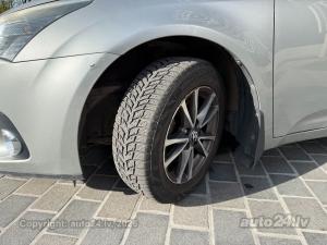 Beige Toyota Avensis 2014 in Tallinn, with an engine capacity of 1.80 L and mileage of 141 thousand km for 8600 €, photo 10 on AUTOMOTO.COM.LV