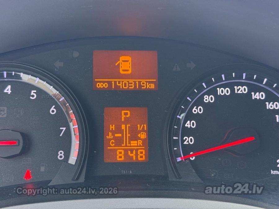 Beige Toyota Avensis 2014 in Tallinn, with an engine capacity of 1.80 L and mileage of 141 thousand km for 8600 €, photo 12 on AUTOMOTO.COM.LV