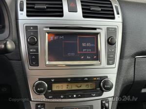 Beige Toyota Avensis 2014 in Tallinn, with an engine capacity of 1.80 L and mileage of 141 thousand km for 8600 €, photo 13 on AUTOMOTO.COM.LV