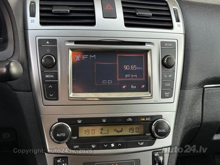 Beige Toyota Avensis 2014 in Tallinn, with an engine capacity of 1.80 L and mileage of 141 thousand km for 8600 €, photo 13 on AUTOMOTO.COM.LV