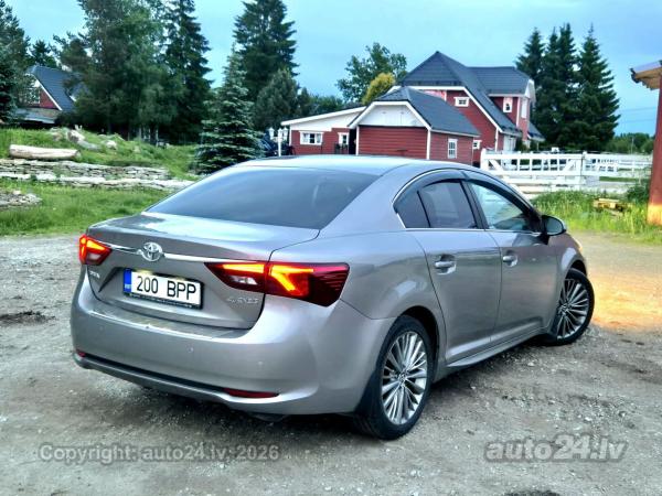 Smilšu krāsa Toyota Avensis 2015 Tallina, ar dzinēja tilpumu 2.00 L un nobraukumu 317 tūkst. km par 7490 €, foto 4 vietnē AUTOMOTO.COM.LV