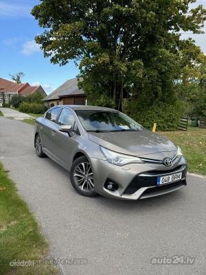 Smilšu krāsa Toyota Avensis 2016 Tallina, ar dzinēja tilpumu 1.80 L un nobraukumu 141 tūkst. km par 11499 €, foto  vietnē AUTOMOTO.COM.LV