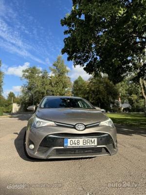 Smilšu krāsa Toyota Avensis 2016 Tallina, ar dzinēja tilpumu 1.80 L un nobraukumu 141 tūkst. km par 11499 €, foto 3 vietnē AUTOMOTO.COM.LV